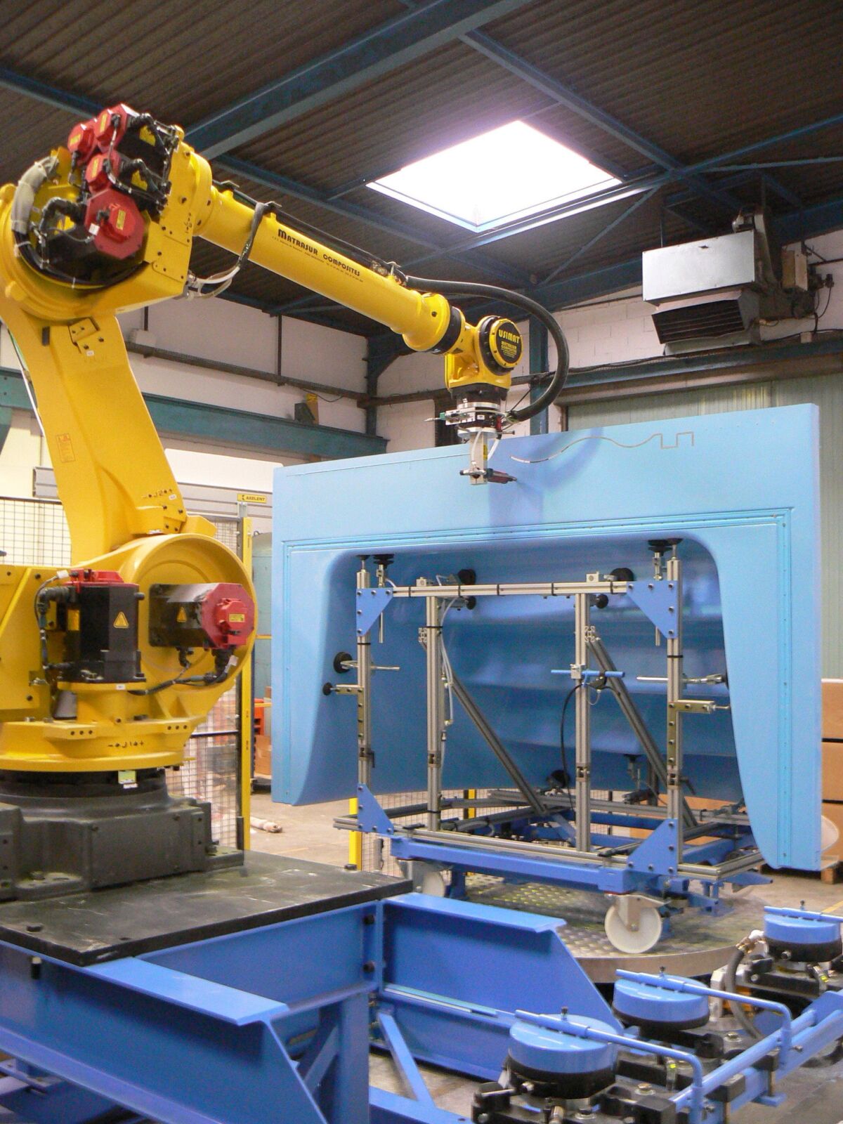 TRIMMING ROBOTS - Matrasur Composites